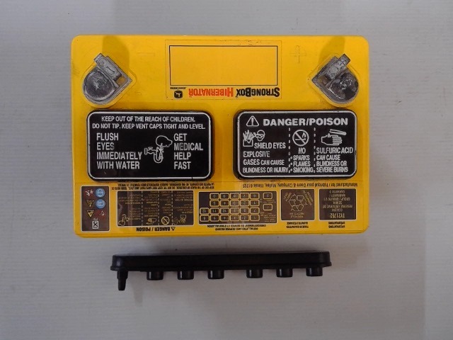 TY21752 - BATTERY fits JOHN DEERE